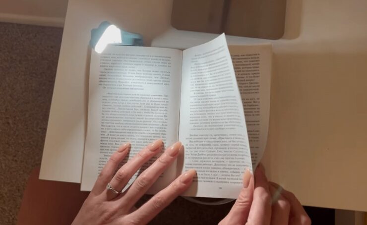 10 Best Reading Lights That Won’t Disturb Your Sleeping Partner ...